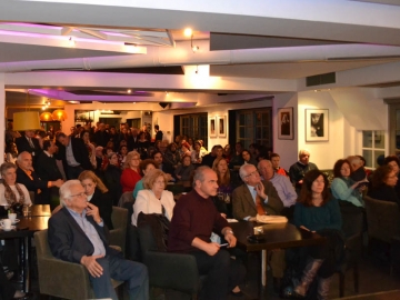 «ενα απογευμα, ενα βιβλιο και ο συγγραφεας του»